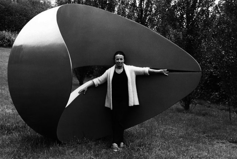 Biographie, Marta Pan – Fondation Marta Pan & André Wogenscky